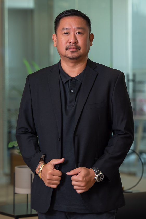 Jun Arce, Photographer - Espace