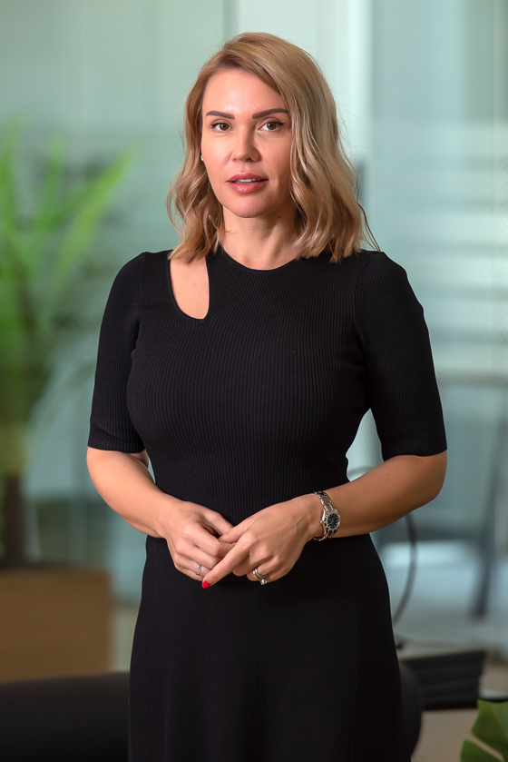 Mariya Cain, Gold Agent - Espace